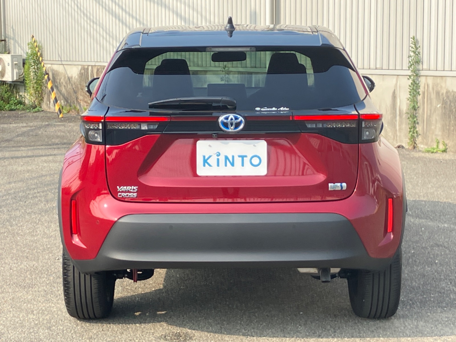 トヨタ ヤリス クロス Z HEV 1.5L 2WD(5人乗り) ハイブリッド 2022年式 ブラックマイカ×センシュアルレッドマイカ [1743]の詳細｜【KINTO ONE(中古車 ...